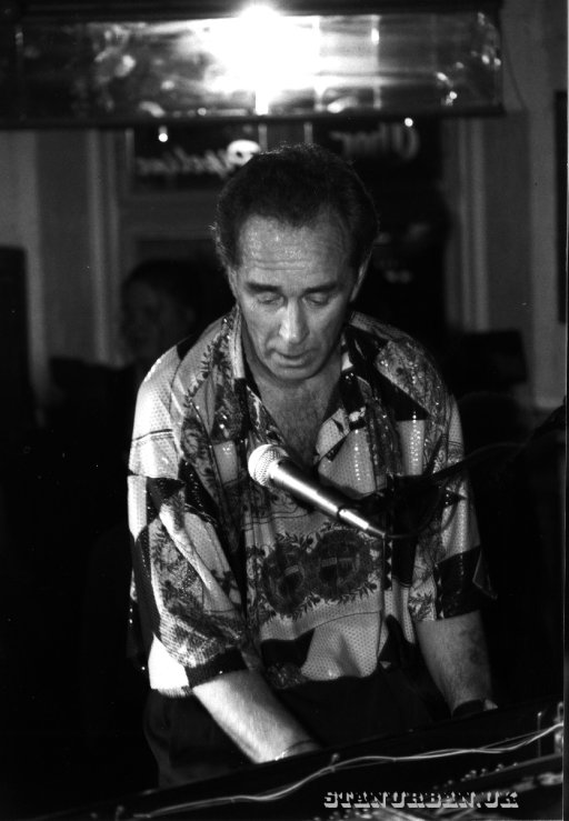 Stan Performing 030 - Gallery - Stan Urban | Stan Urban Music